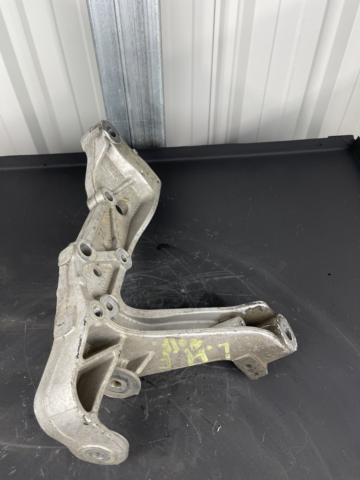 Genuine Volkswagen Audi - 1K0199295E Front Subframe Bracket - Left ...