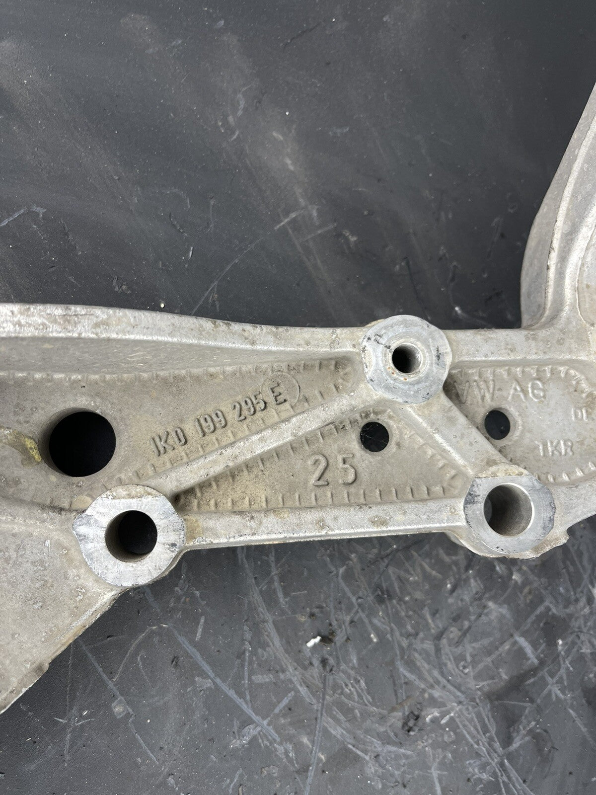 Genuine Volkswagen Audi - 1K0199295E Front Subframe Bracket - Left ...