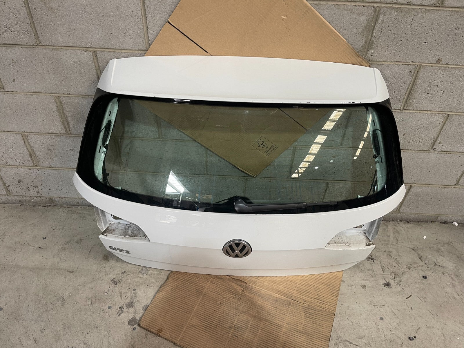 Volkswagen Golf MK7 Boot / Trunk In White *Freight Available* – Sussex ...